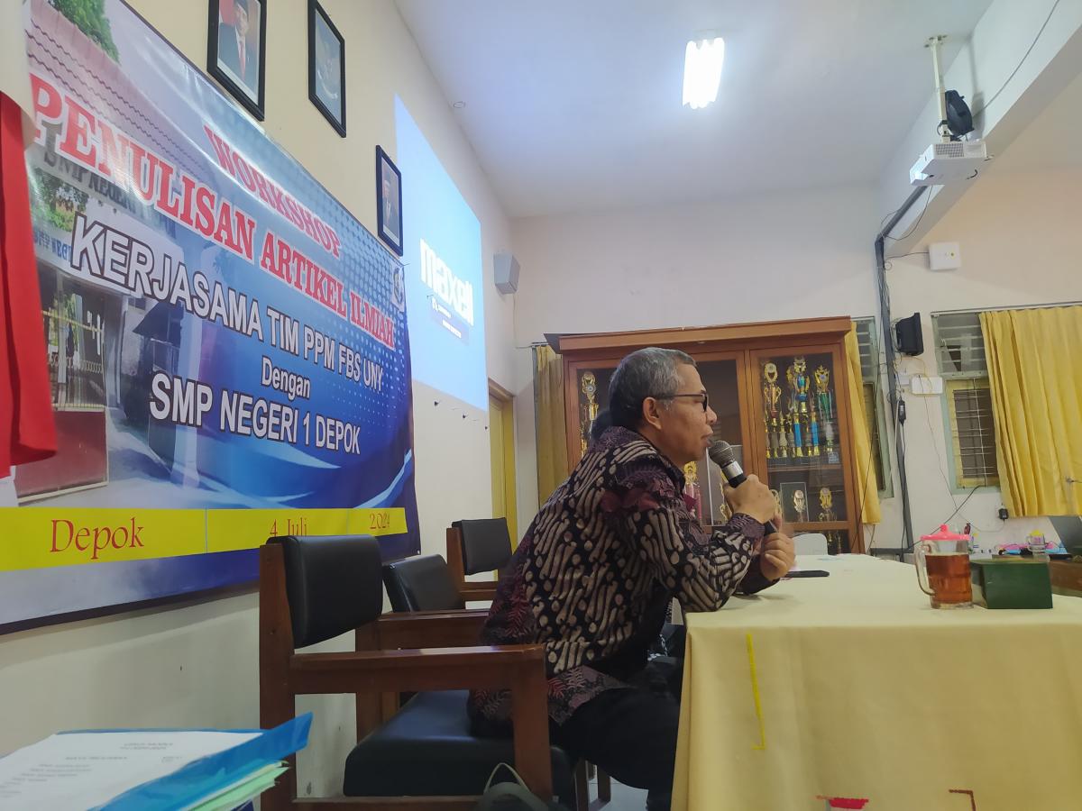 Tingkatkan Kemampuan Menulis Karya Ilmiah, Tim Dosen Departemen PBSI UNY Gelar Workshop Untuk ...